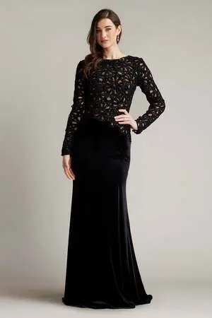 Tadashi Shoji Sinnott Chenille Embroidered Gown - Black/nude