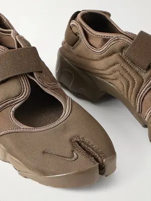 Nike Rift Split-toe Sneakers - Brown