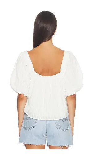 MORE TO COME Janitra Top