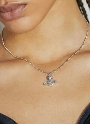 VIVIENNE WESTWOOD Carmela Bas Relief Pendant Necklace - Silver