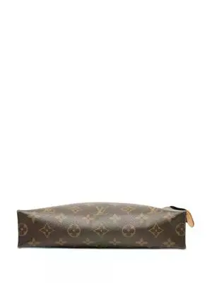 LOUIS VUITTON Monogram Toiletry Pouch 26 Clutch Bag