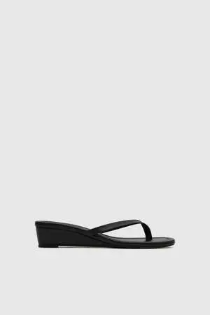 ST. AGNI Thong Wedge