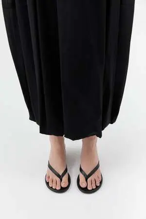 ST. AGNI Thong Wedge