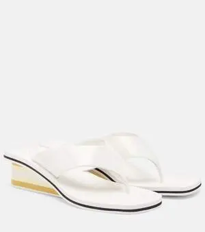 Chloé Patent Leather Thong Wedge Sandals - White