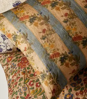 THE HOUSE OF LYRIA Elemi Floral Cushion