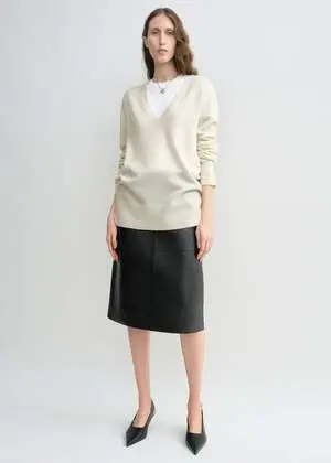 TOTEME Cashmere V-neck Knit - Ecru