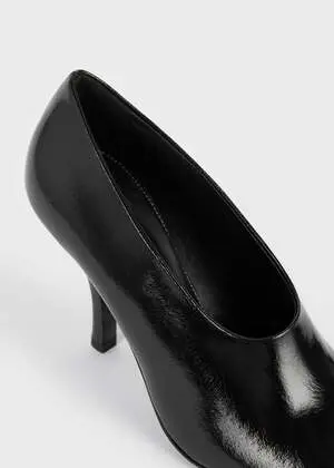 TOTEME Contour Naplack Pumps