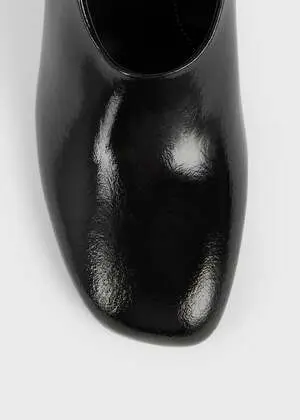 TOTEME Contour Naplack Pumps