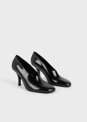 TOTEME Contour Naplack Pumps