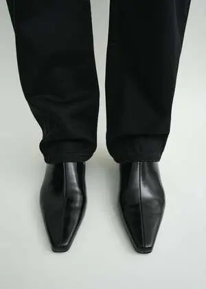 TOTEME Slim Naplack Ankle Boots