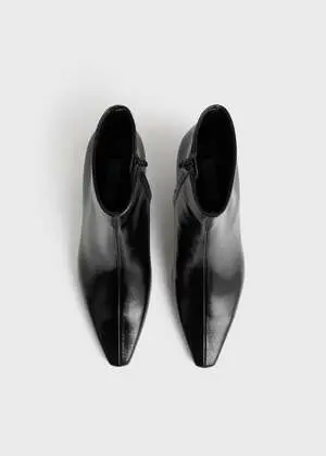 TOTEME Slim Naplack Ankle Boots
