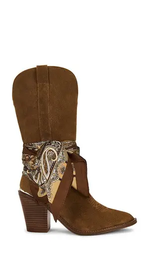 Steve Madden Sally Scarf Boots In Brown - Chestnut Suede