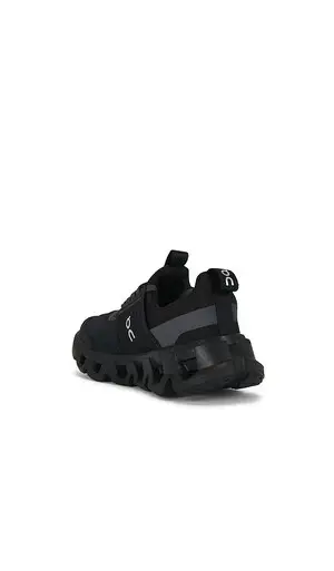 On Youth Cloudswift Sneaker