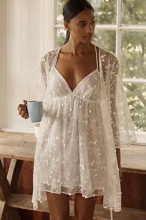 Flora Nikrooz Meg Embroidered Mi Robe