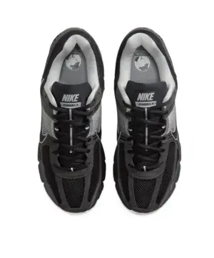 Nike Zoom Vomero 5 Sneakers