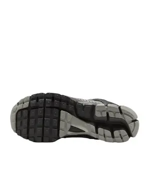 Nike Zoom Vomero 5 Sneakers