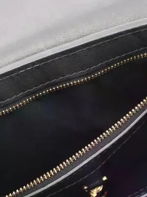 LOUIS VUITTON Capucines Mm Handbag - Black