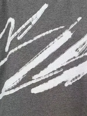 MOYURU Graphic Print T-shirt