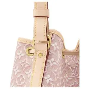 LOUIS VUITTON Noé Bucket Bag