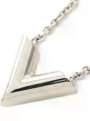 LOUIS VUITTON Essential V Necklace