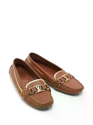 LOUIS VUITTON Leather Loafers With Logo Plaque - Brown