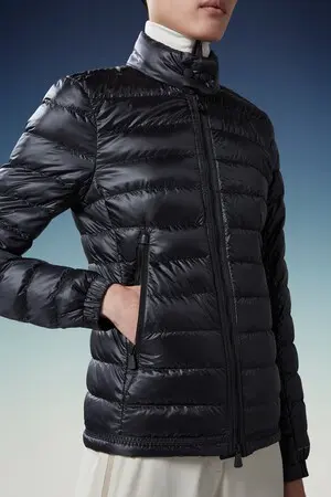 Moncler Walibi Short Down Jacket