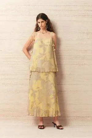 Fabrique Tess Handpainted Floral Sleeveless Top In Chiffon Pleats - Multicolor