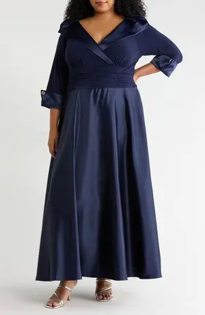 JESSICA HOWARD Rhinestone Button Mixed Media Gown - Navy
