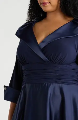 JESSICA HOWARD Rhinestone Button Mixed Media Gown - Navy