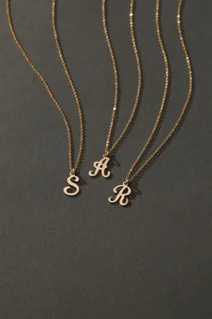 SET & STONES Gianna Initial Necklace