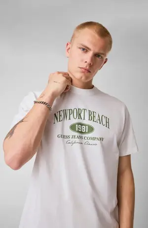 Guess Regular Fit Location Cotton Graphic T-shirt