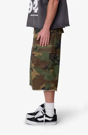 Mnml Ultra Baggy Cargo Shorts