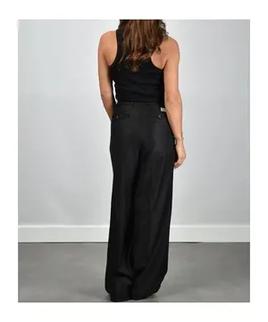RÓHE Sleeveless Vest
