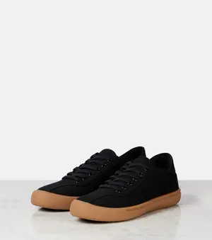 THE ROW Round-toe Low-top Casual Shoes