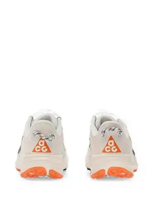 Nike Pegasus Trail Sneakers