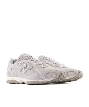 NEW BALANCE 204l Retro Running Shoes