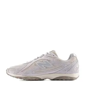 NEW BALANCE 204l Retro Running Shoes