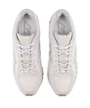 NEW BALANCE 204l Retro Running Shoes