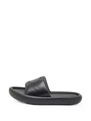 Stella McCartney Embossed Logo Slides - Black