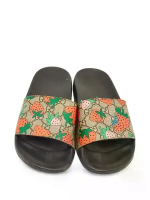 Gucci Gg Supreme Strawberry Motif Slides