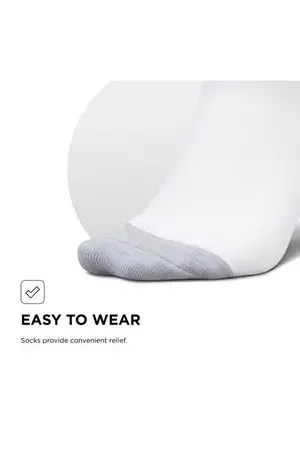 FEETURES Plantar Fasciitis Relief Light Cushion Mini Crew Socks - White