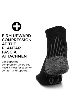 FEETURES Plantar Fasciitis Relief Light Cushion Quarter Socks With Arch Support - Black
