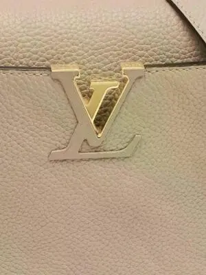 LOUIS VUITTON Capucines Mm Tote Bag
