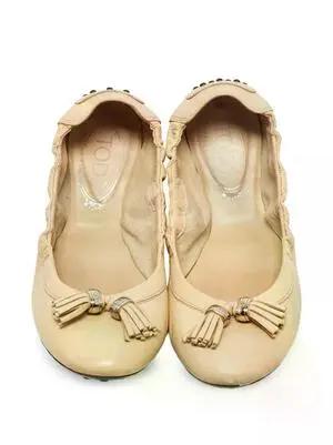 TOD'S Scrunch Tassel Ballet Flats