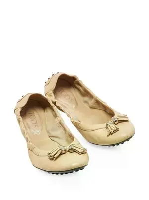 TOD'S Scrunch Tassel Ballet Flats