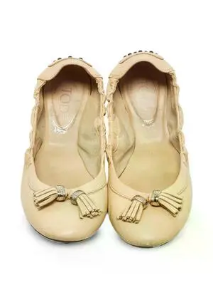 TOD'S Scrunch Tassel Ballet Flats