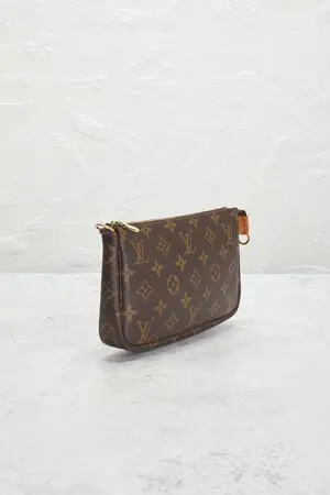 LOUIS VUITTON Monogram Pochette Accessoires Shoulder Bag