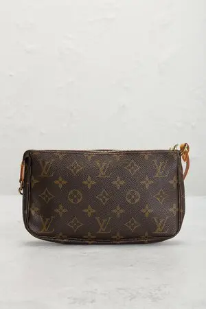 LOUIS VUITTON Monogram Pochette Accessoires Shoulder Bag