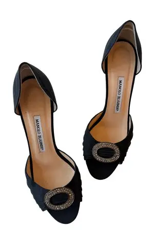 DEAR CLEMENTINE VINTAGE Manolo Blahnik Sedaraby Pumps - Black