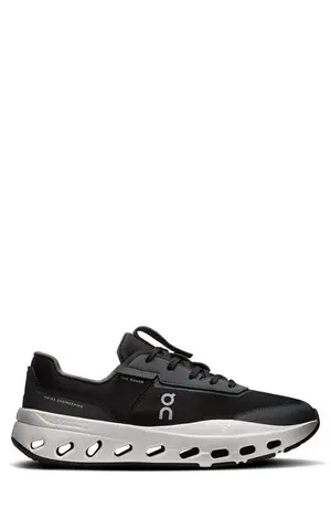 On The Roger Wildcard Sneaker - Black/white